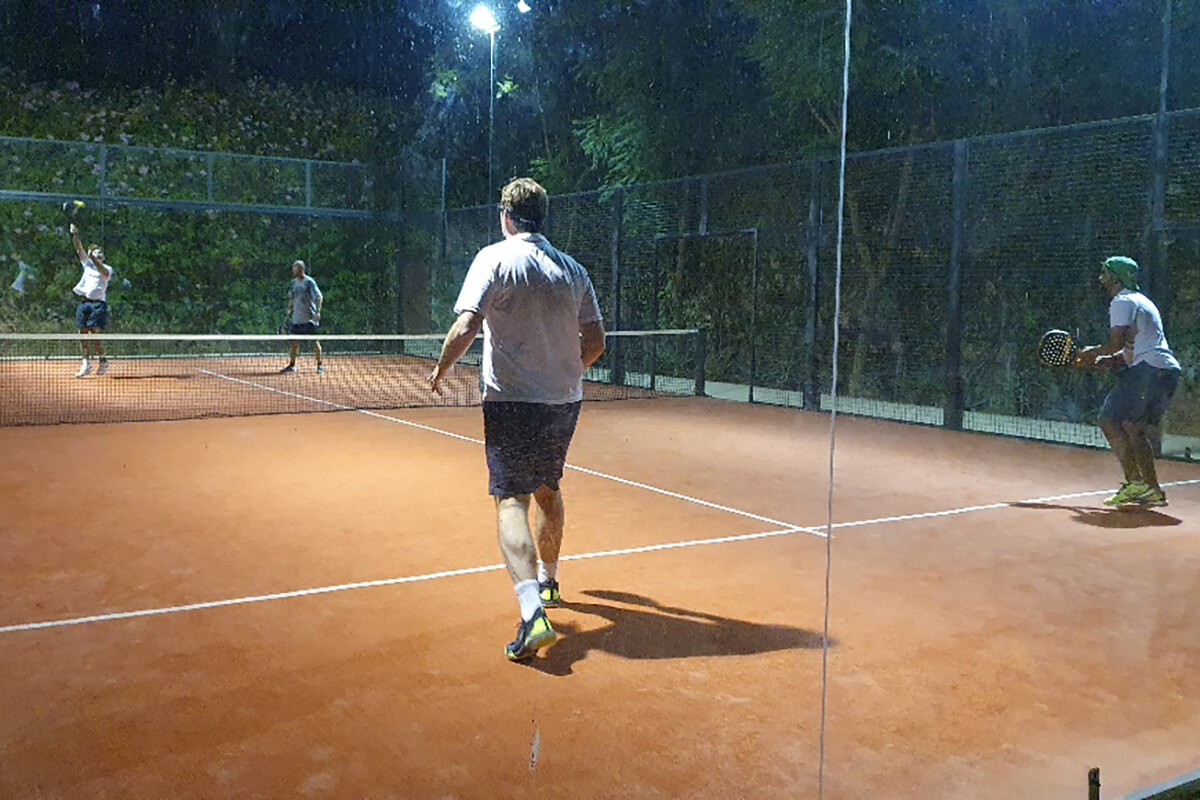 Padel : blessures courantes et prévention | IRBMS